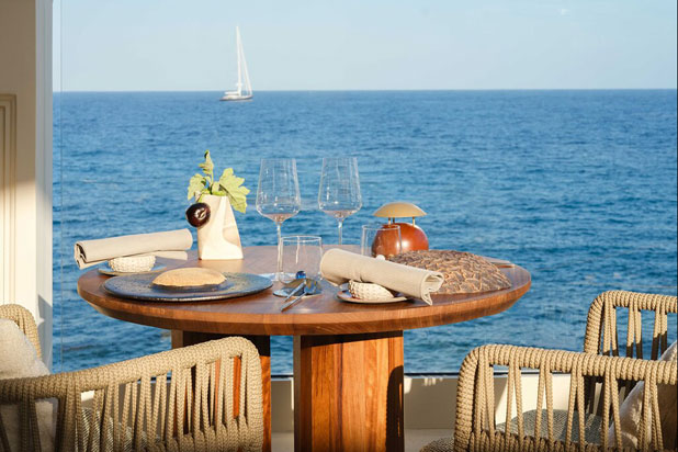 BELL de ALMA Light luce en el restaurante Blue Bay Marcel Ravin de Mónaco